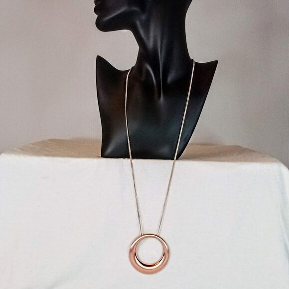 YNS Generic | Jewelry | New Rose Circle Necklace | Poshmark